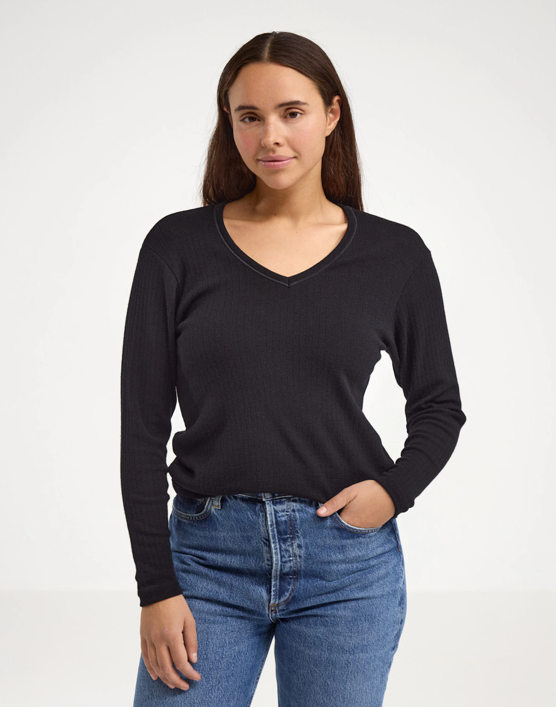 Topp med V-hals i merinoull til dame - 549.99 kr - Dilling